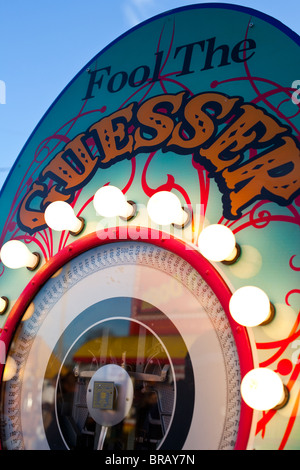 Fool the guesser game at the fair Stock Photo - Alamy
