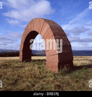 Striding Arch Sculpture on Colt Hill, Cairnhead, Nithsdale, Dumfries ...