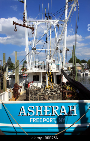 Commercial fishing boat Freeport Long Island NY Stock Photo - Alamy
