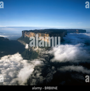 Aerial image of tepuis showing Mount Roraima (Cerro Roraima), Venezuela ...