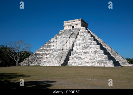 MEXICO, YUCATAN PENINSULA, CHICHEN ITZA ARCHAEOLOGICAL SITE, EL ...