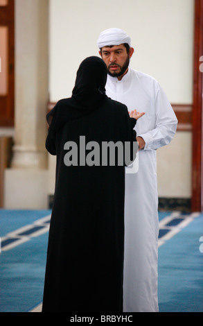 Dubai UAE Arab Men Talking Stock Photo - Alamy