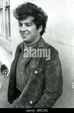 CHRIS ANDREWS UK singer and pop composer in 1965 with his Hoffner ...