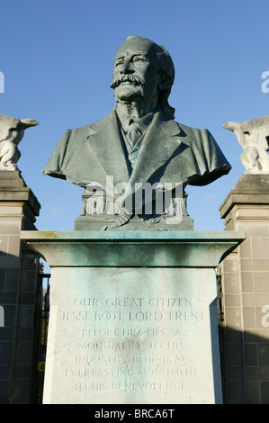 The Jesse Boot statue at Highfields Park in Nottingham, Nottinghamshire ...