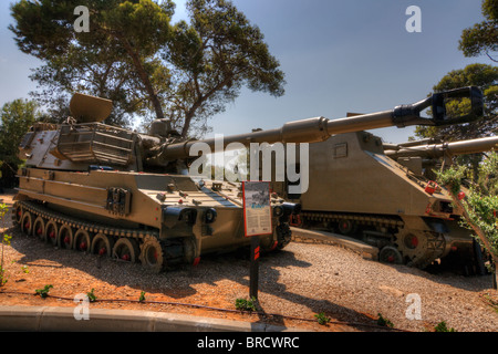 An M109 self-propelled howitzer of the Israel Defense Forces Stock ...