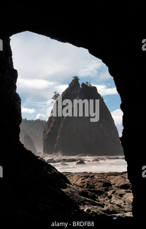 Split Rock, Olympic National Park, Washington Stock Photo - Alamy