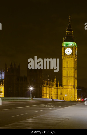 Elizabeth Tower at night, Palace of Westminster, London, England ...