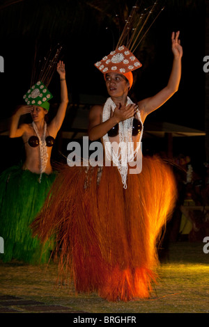 Cook Islands cultural dancers in traditional dress at Pasifika Festival ...
