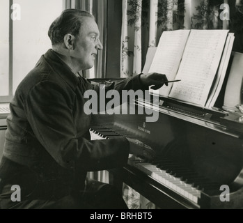 RICHARD TAUBER (1891-1948) Austrian opera singer and film actor with ...