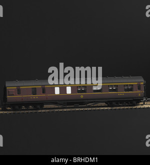 HO scale model railway passenger coaches replicating German railway ...