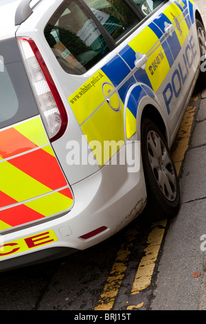 Police car parked on double yellow lines UK Stock Photo - Alamy