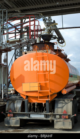 gas tank truck at oil loading terminal Stock Photo: 31779954 - Alamy