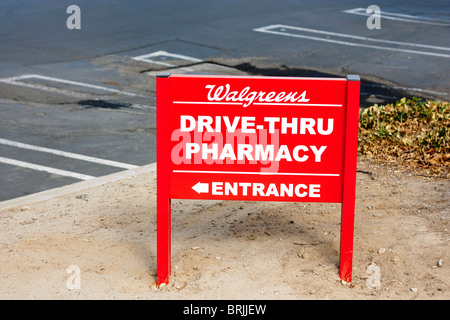 Walgreens drive thru pharmacy Stock Photo - Alamy