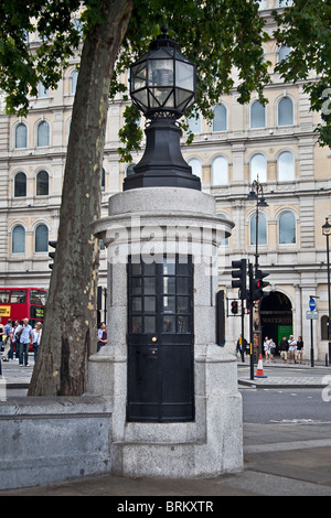 trafalgar square police station Stock Photo - Alamy