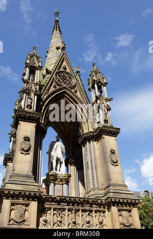 Statues in Albert Square, Manchester, England, UK Stock Photo - Alamy