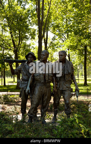 The Three Servicemen (Sometimes called The Three Soldiers) statue ...