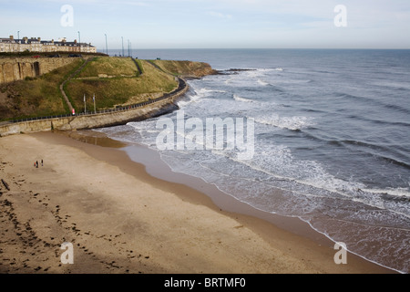 King Edward's Bay beach and Tynemouth Priory and Castle Stock Photo - Alamy