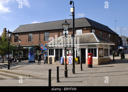 Pedestrianised Market Street, Wellingborough, Northamptonshire, England ...