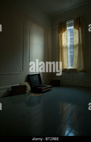 record player in empty room Stock Photo - Alamy