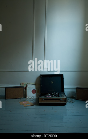 record player in empty room Stock Photo - Alamy