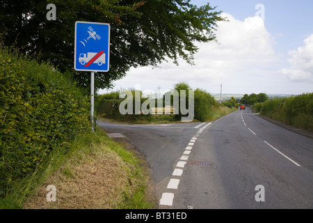 Road sign no entry Lorry Lorries Truck Trucks GPS Sat nav Satellite ...