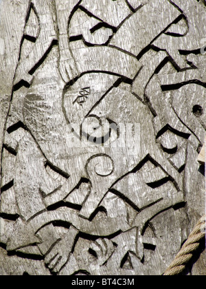 Viking Ship head mast and carvings Stock Photo - Alamy