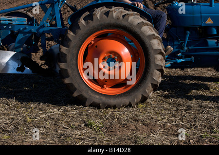 Fordson Dexter vintage tractor Stock Photo - Alamy