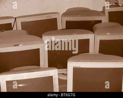 Unused computer Monitors Stock Photo - Alamy