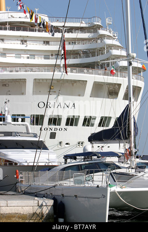 Venice, cruise ship Oriana of the P Stock Photo - Alamy