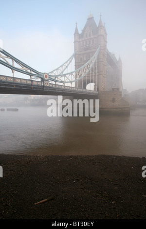 Tower Bridge, London, in fog Stock Photo - Alamy
