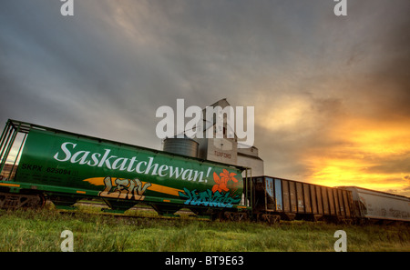 Saskatchewan Grain Elevator Tuxford rail car transportation Stock Photo ...