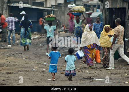Slums in abidjan, ivory coast Stock Photo - Alamy