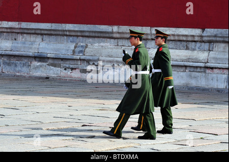 Guards at the entrance to the forbidden city Beijing China Stock Photo ...
