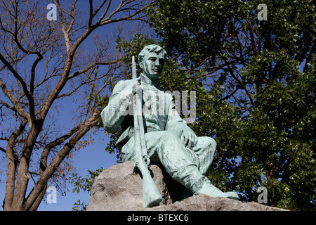 Sculpture of a Confederate soldier of the American civil war in ...