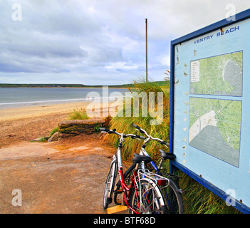 Republic of Ireland, Dingle Peninsula, Ventry Bay, grey storm clouds ...