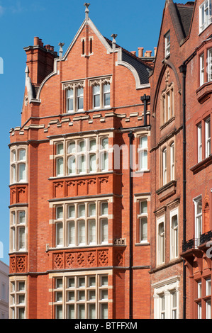 Queen Anne style Dutch gabled buildings along Pont Street in Stock ...