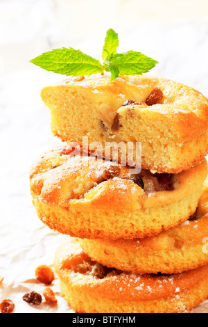pile of sweet raisins Stock Photo - Alamy