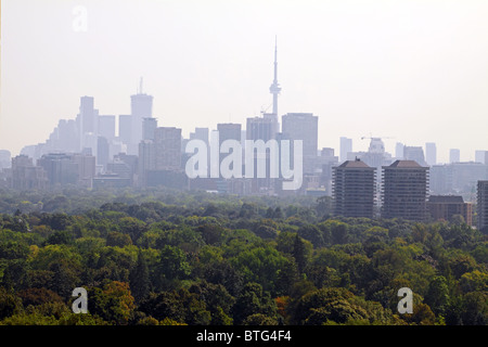 "CN Tower" smog Stock Photo - Alamy