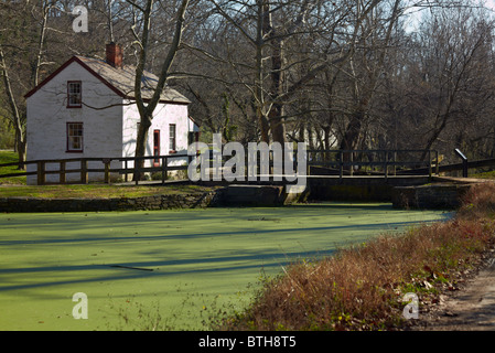 The side and front exterior of Lockhouse 6 on the C&O Canal, Potomac ...