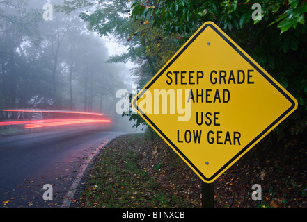 Very steep descent sign Stock Photo - Alamy
