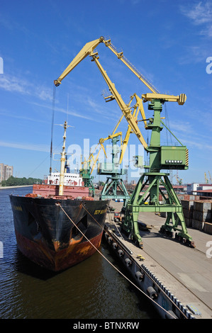 Crane unloading Russian container ship Sevmorput, nuclear-powered ...