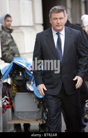 Alec Baldwin on the Set of 30 ROCK Stock Photo - Alamy