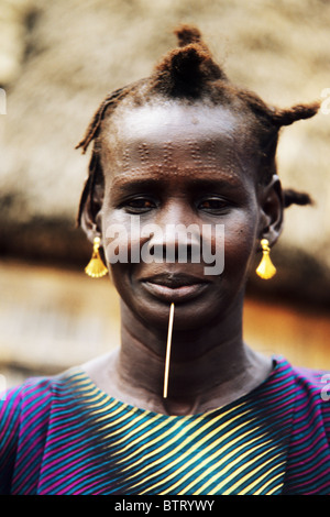 portrait of a Nuer woman Stock Photo - Alamy