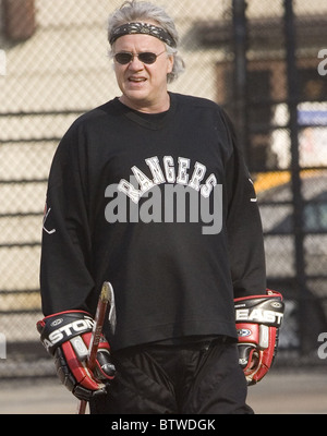 Tim Robbins Plays Hockey in New York City's West Village Neighborhood ...