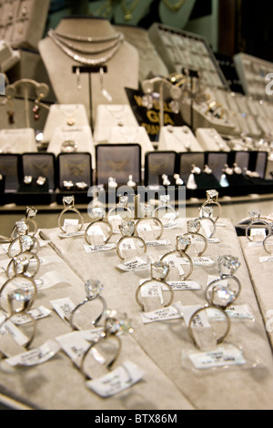 Diamond District on West 47th Street in New York City Stock Photo - Alamy