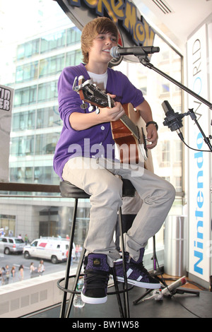 Justin Bieber Concert and Autograph Signing Stock Photo - Alamy