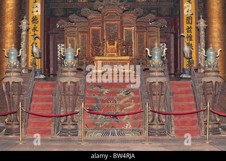 Emperor’s or Imperial throne, Hall of Supreme Harmony, The Forbidden ...