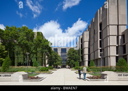Regenstein library at the University of Chicago Stock Photo - Alamy