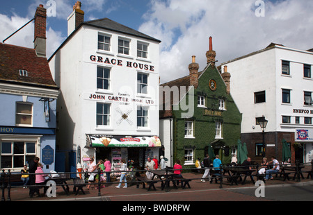 Pubs and shops line Poole Quay Stock Photo - Alamy