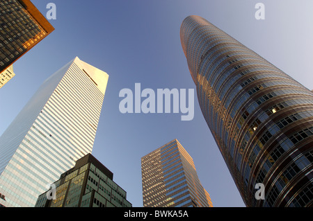 Citygroup centre and Lipstick Building skyline skyscraper sky Midtown ...